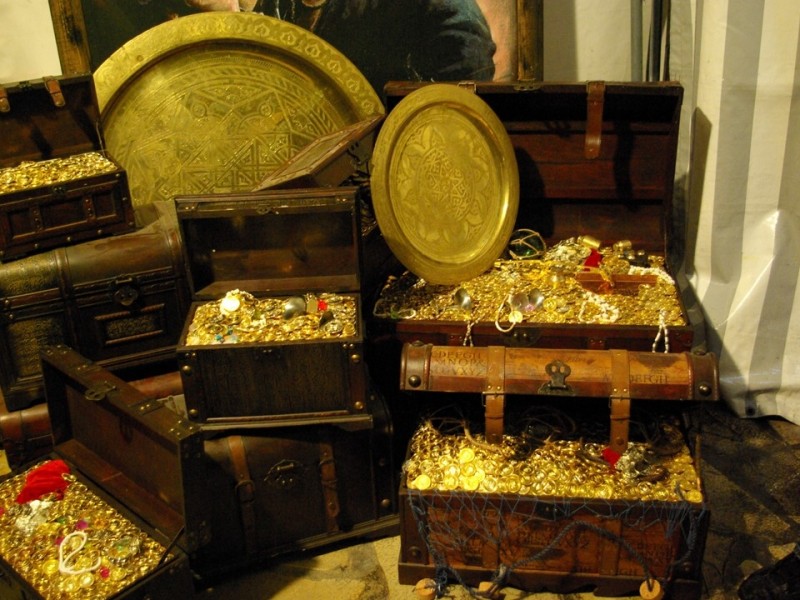 loc coffre au tresor par naos location spécialiste de la décoration