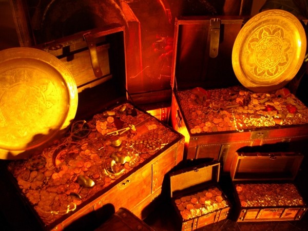 loc coffre au tresor par naos location spécialiste de la décoration