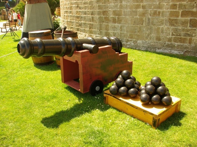 Naos location, kit de boulet de canon thème corsaire sur Nantes, Caen.