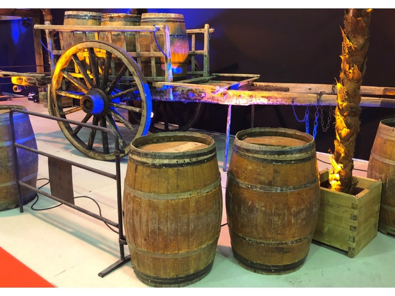 Charrette à bras en bois