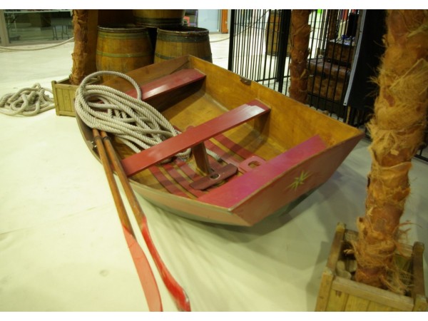 Location de barque en bois pour vos événements professionnels.