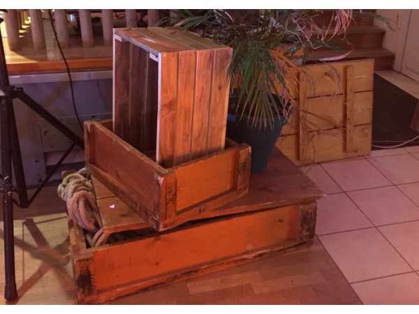 Naos location loue caisse bois légumes pommes, décor à thème marché...