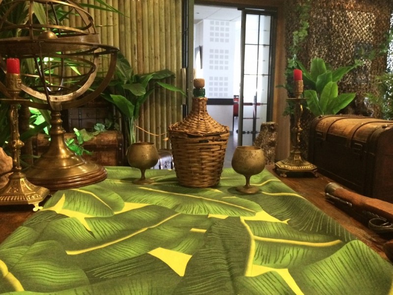 Naos location loue map monde globe pour un décor à thème Corsaire.