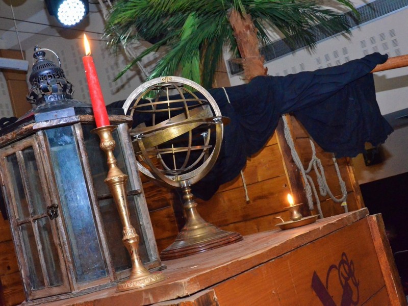 Naos location loue map monde globe pour un décor à thème Corsaire.