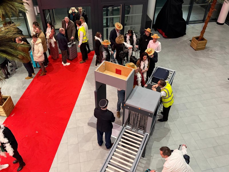 Location Portique de Sécurité, Scanner, Tapis Roulant Décor Aéroport